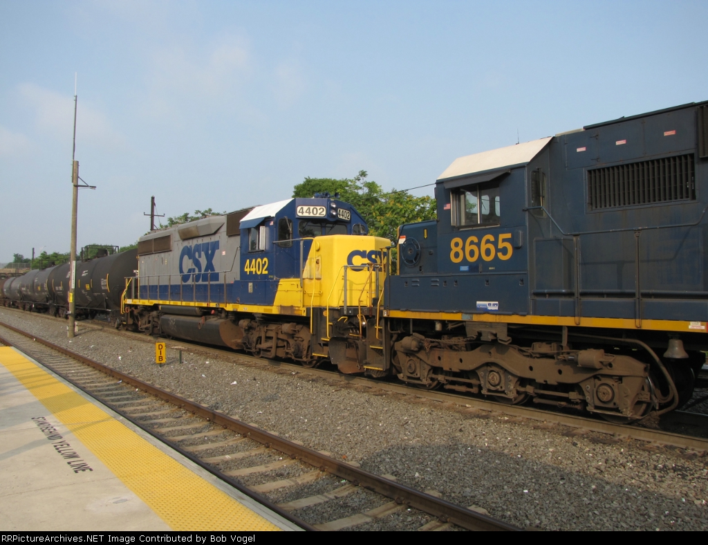 CSX 4402 and 8665